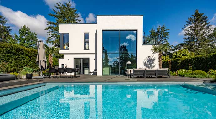 Stadtvilla – Luxusfertighaus mit Pool - STREIF Haus GmbH - Unternehmen ...